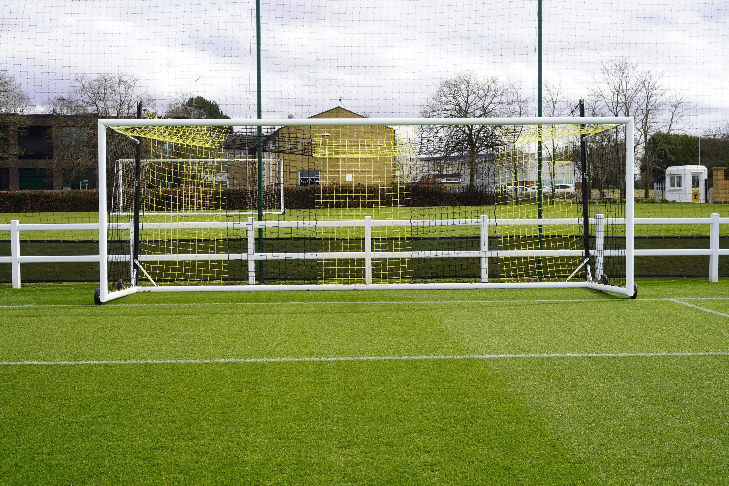 24x8ft EasyLift Portable Box - Mark Harrod Ltd.