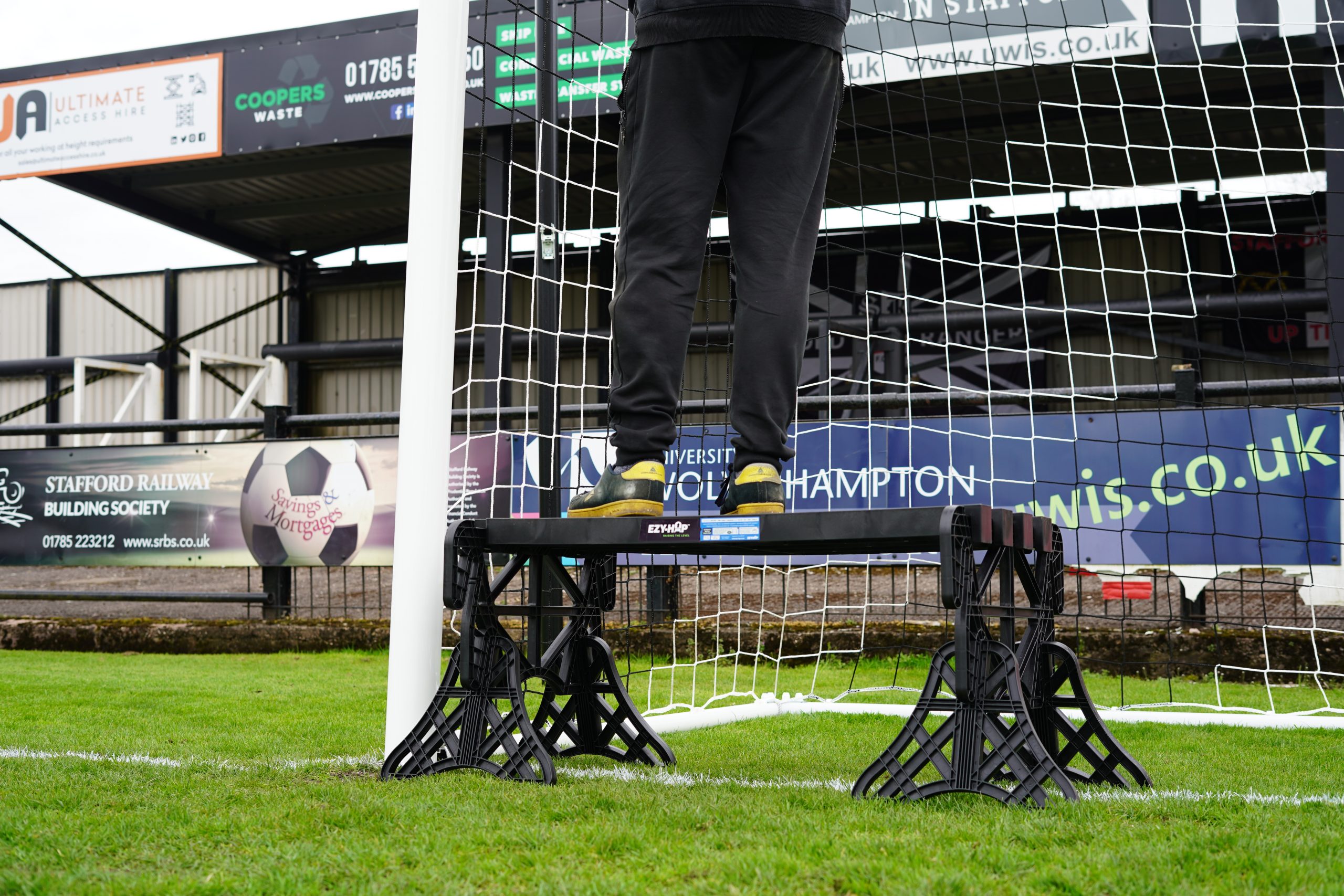 EZY Hop Bench - EZY Hop Sports Equipment by Mark Harrod Ltd.